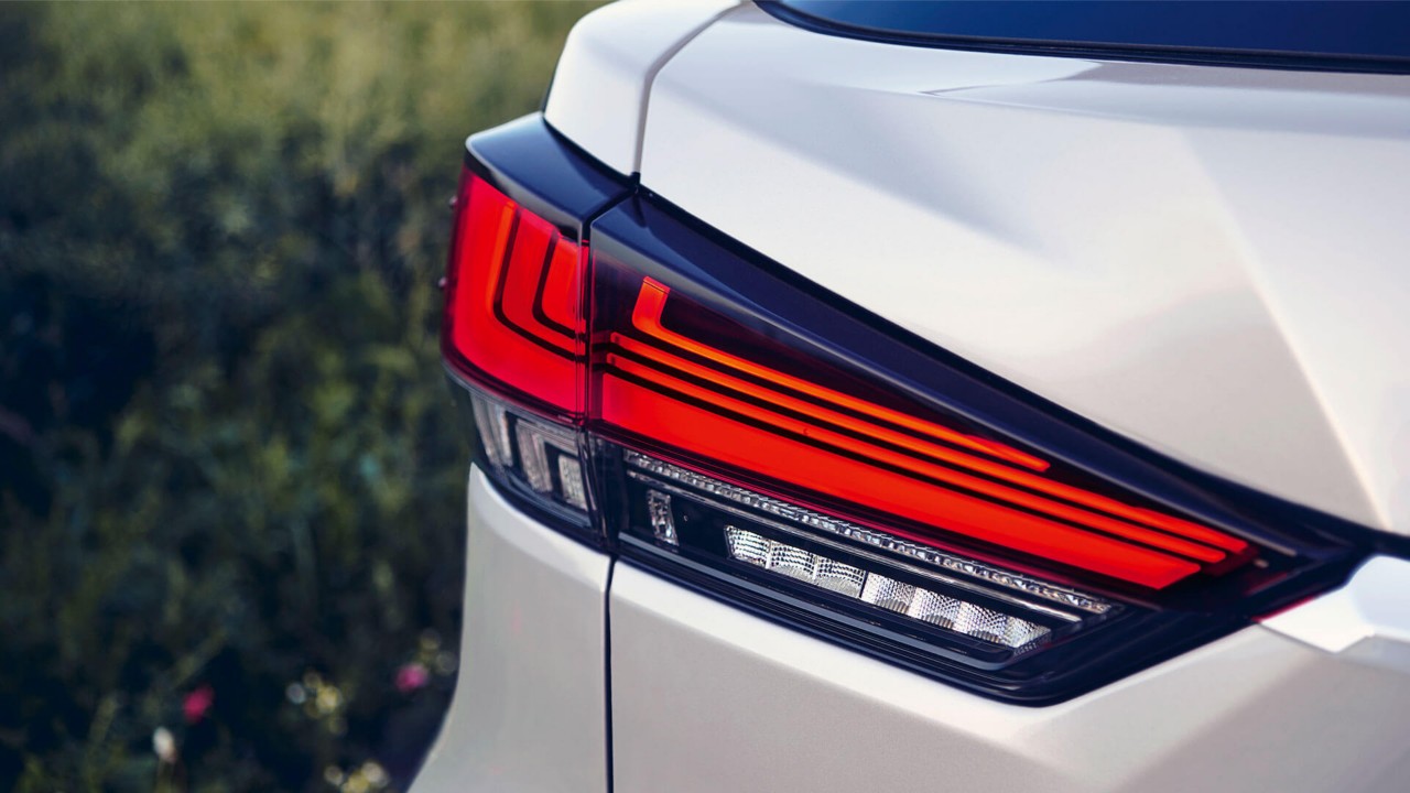 Lexus RX L | Full size Hybrid SUV | Lexus UK