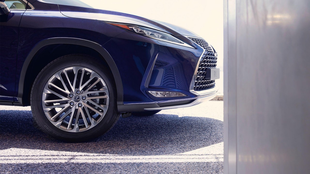 Lexus RX L | Full size Hybrid SUV | Lexus UK