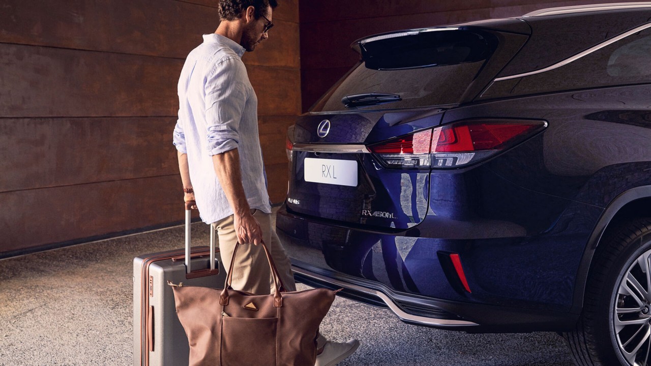 Lexus RX L | Full size Hybrid SUV | Lexus UK