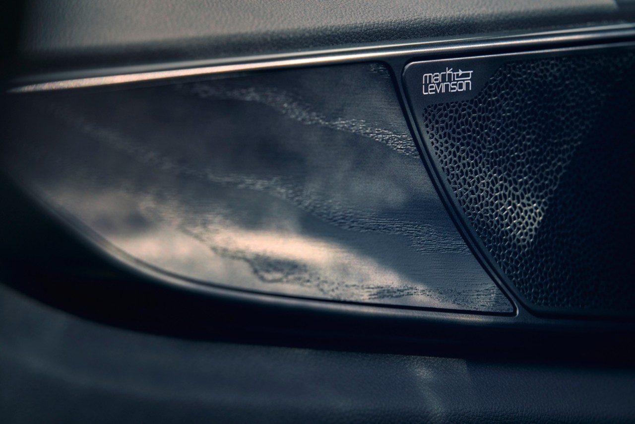 Lexus NX | Hybrid & Plug-in Hybrid SUV | Lexus UK