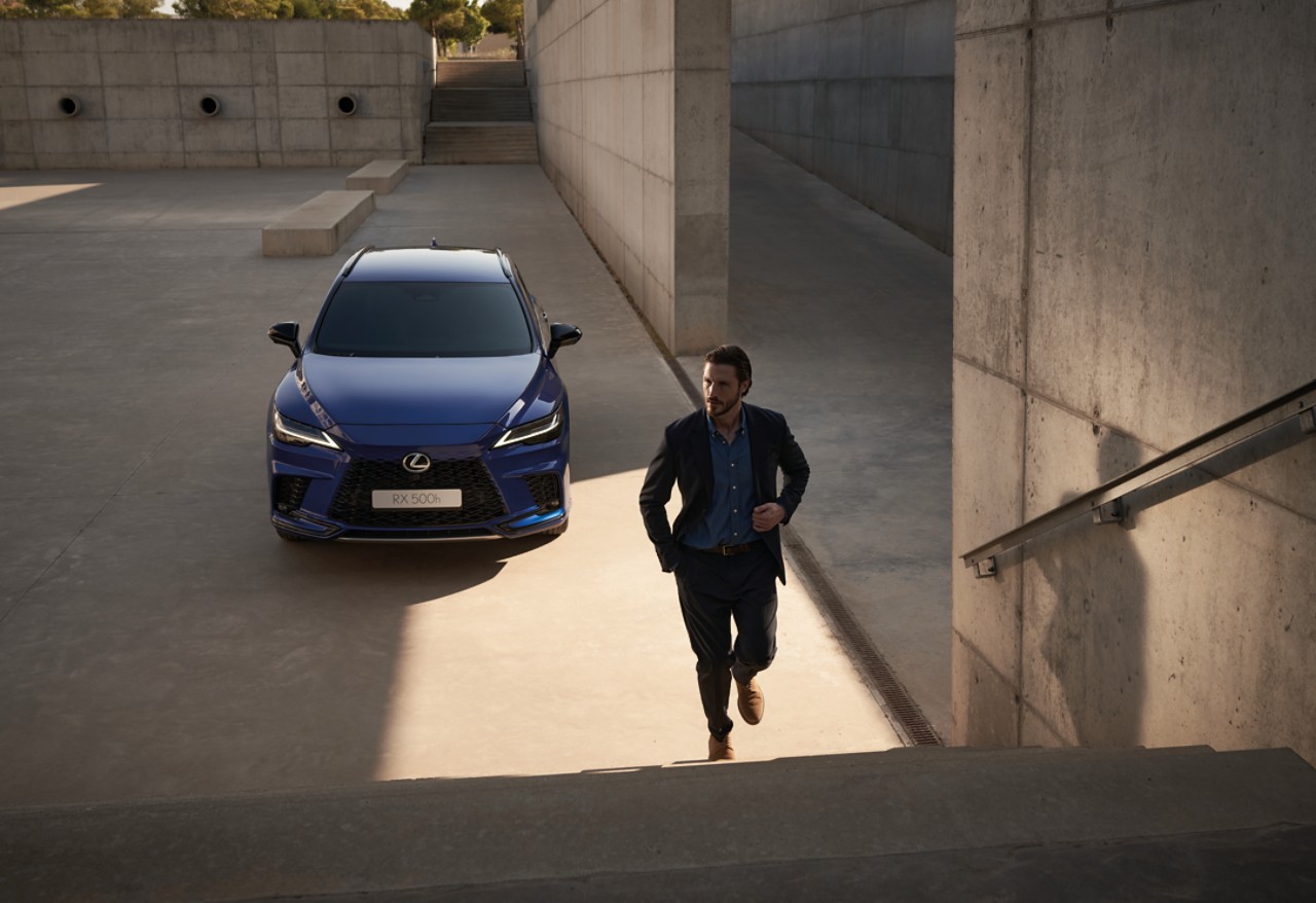 Lexus RX | Discover Luxury Hybrid SUV | Lexus UK