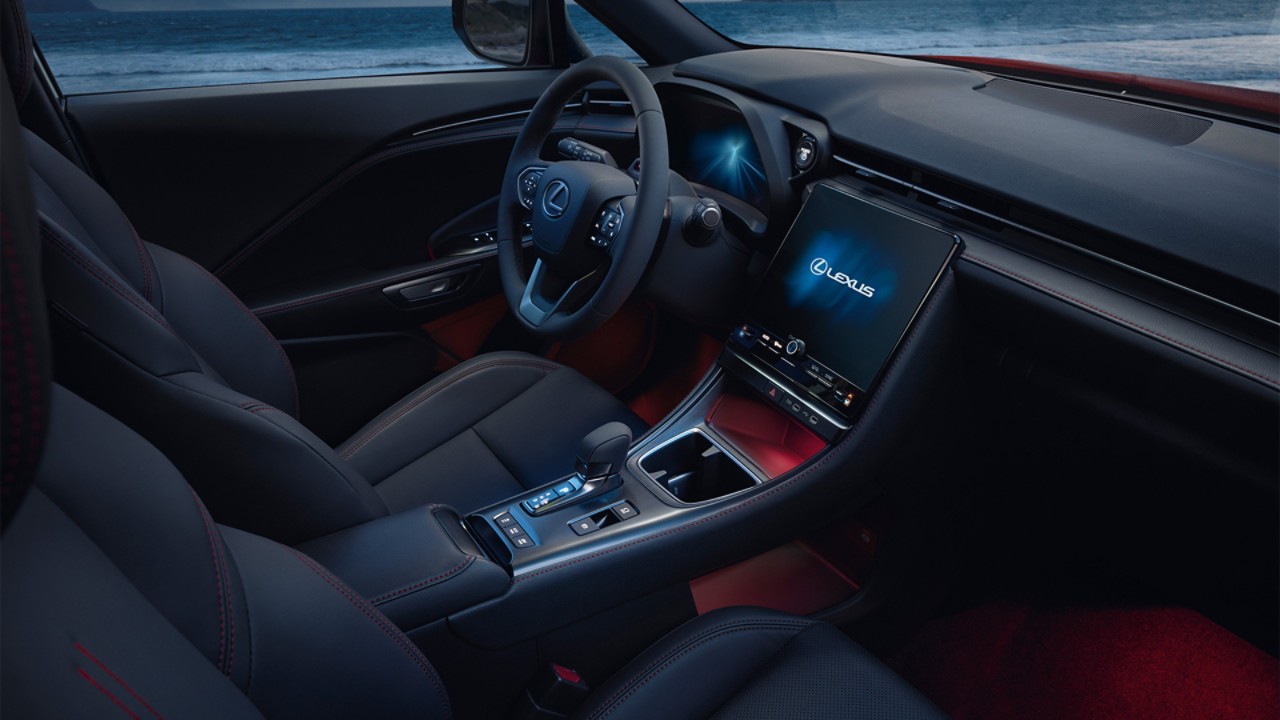 Lexus LBX Offers | Personal Contract Purchase | Lexus UK