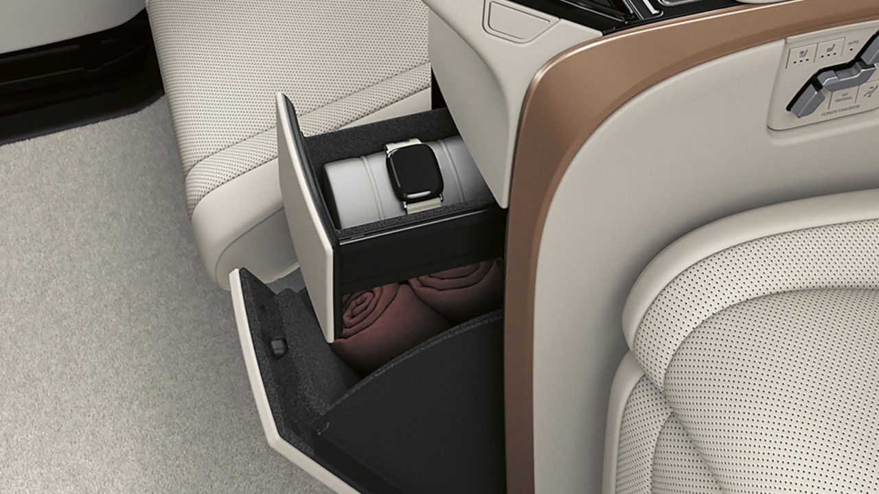 LM | Luxury MPV for Chauffeur Travel | Lexus UK