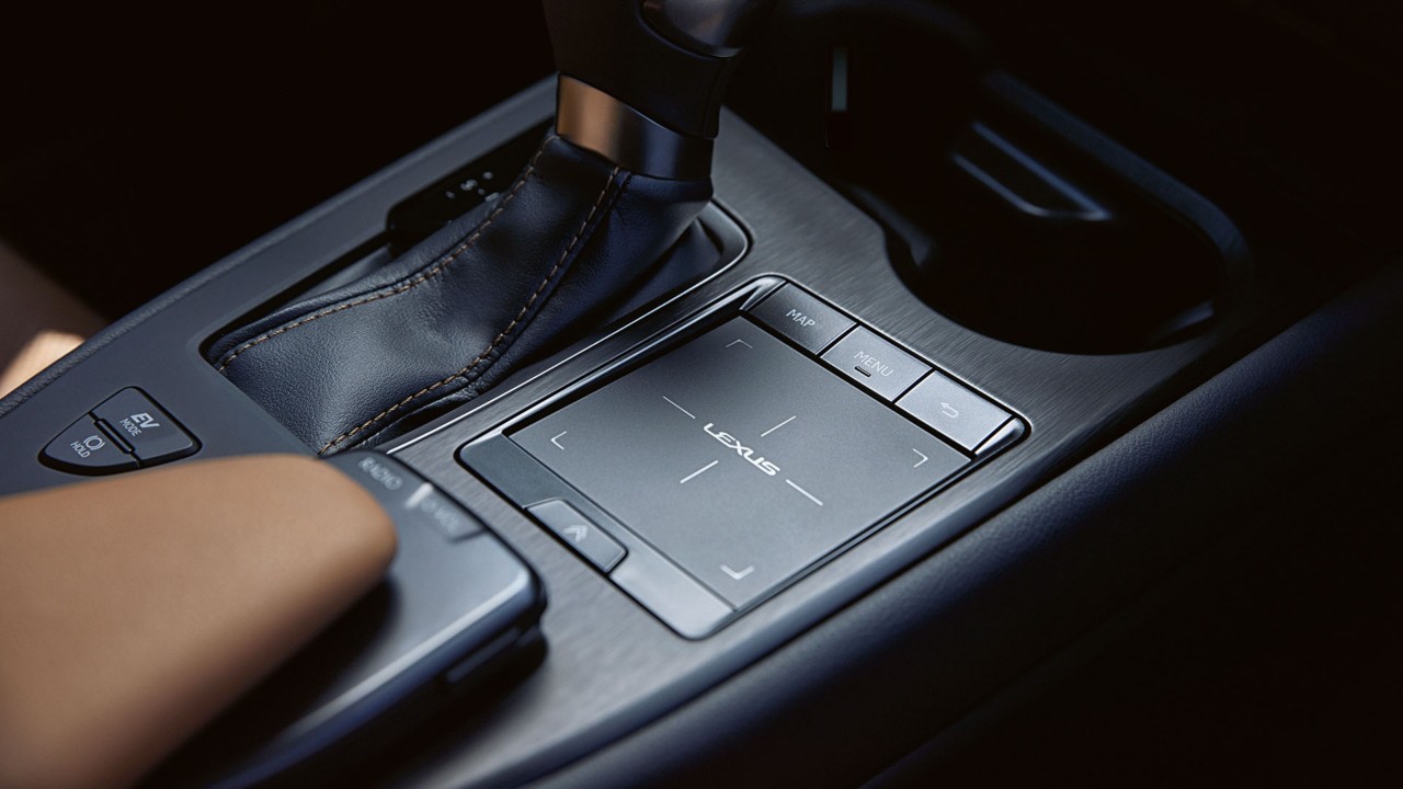 Lexus UX | Hybrid Electric Compact SUV | Lexus UK