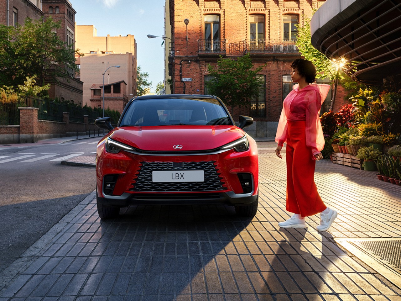 Hybrid Electric Cars | Self Charging Family & SUV | Lexus UK